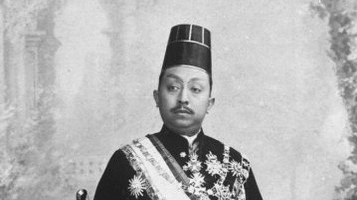 Sri Susuhunan Pakubuwono X, Sosok Raja Solo yang Berjasa Dibalik ...