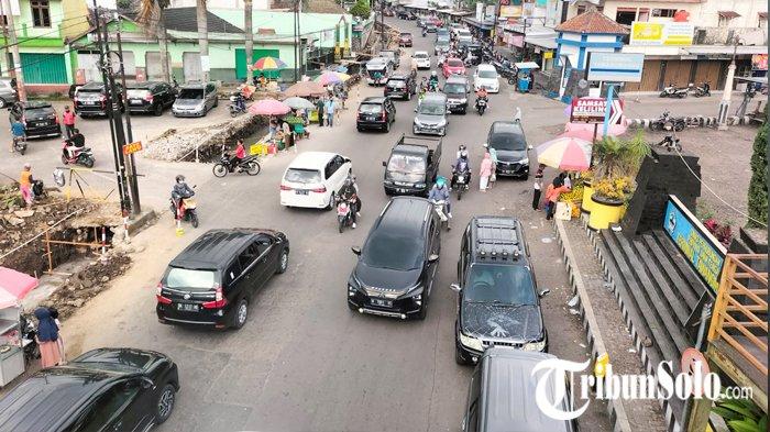 Arus Lalu Lintas Wisata TW : Momen Libur Idul Adha, Jalan Solo-Tawangmangu Ramai Lancar ...