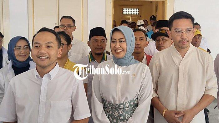Respati Ardi dan Astrid Widayani Disambut Ratusan Pendukung di KPU Solo Jateng, Diantar MN X ...