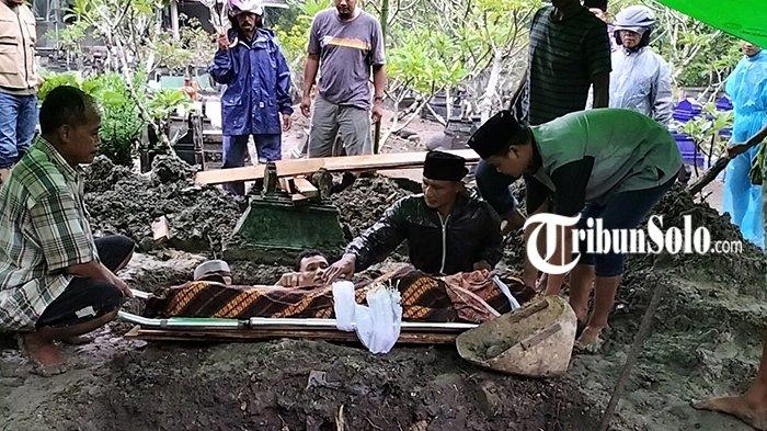 Duka Sumiyati Saksikan Anak Kembarnya Pasca Tenggelam di Boyolali ...