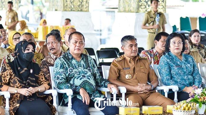 Pemkab Karanganyar Gelar Lepas Sambut Mantan Bupati Juliyatmono dan Pj Bupati, Timotius Suryadi ...