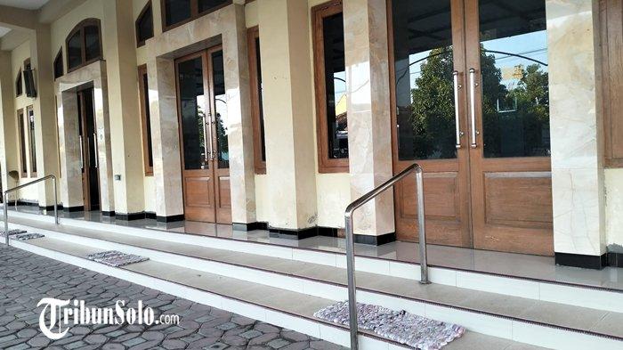 Kronologi Viral Pria Ketahuan Hendak Curi Kotak Infak Masjid di Jetis ... Kronologi Viral Pria Ketahuan Hendak Curi Kotak Infak Masjid di Jetis ...