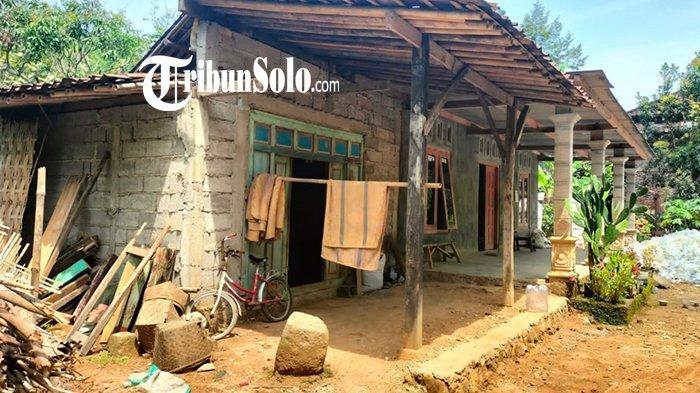 Potret Sederhananya Rumah yang Ditinggali T, Murid yang Viral Karena Rambut Penuh Kutu - Halaman ...