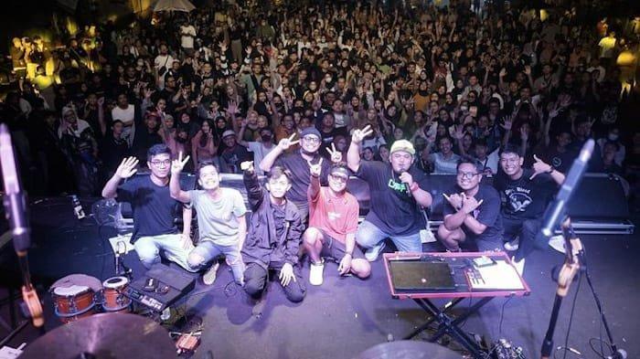 Chord Kunci Gitar dan Lirik Lagu Demi Kowe - Pendhoza : Adoh Paran yo ...
