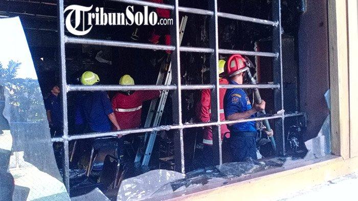 Imbas Kebakaran Gedung A FKIP UNS: Sesi Satu Ujian Profesi Guru Digeser, Ruang Pengawas Dipindah ...