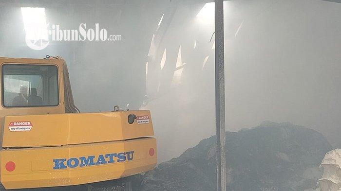 Kesaksian Warga Lihat Gudang Gaplek dan Tepung di Jaten Karanganyar Terbakar : Api Muncul dari ...