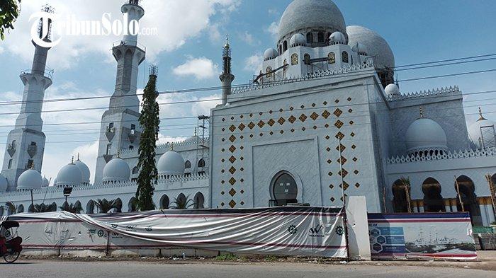 Masjid Raya Sheikh Zayed Solo Mewah, Jalannya Akan Mulus : Untuk ...