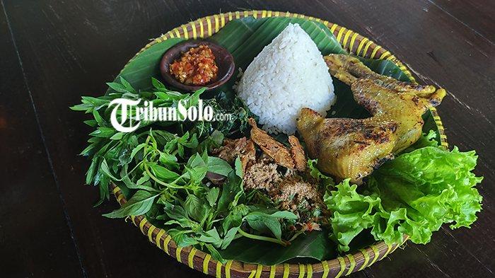 Kuliner Klaten : Sego Wiwit dari HaWe, Makanan Tradisional yang Dibuat ...