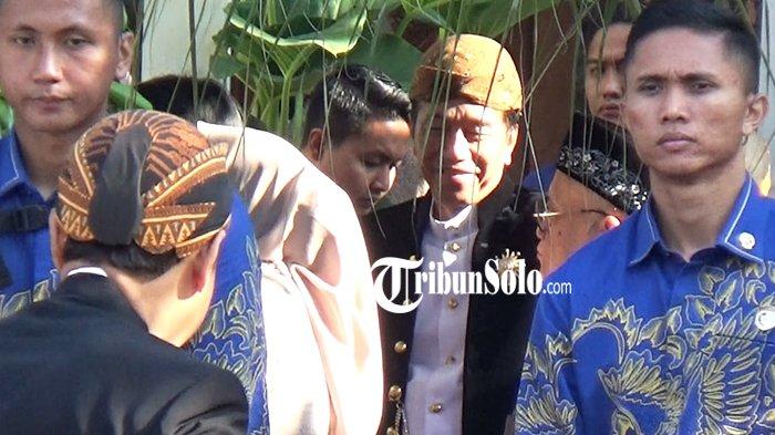 Pernikahan Keponakan Presiden di Solo Jateng, Jokowi Tampak Tersenyum ...