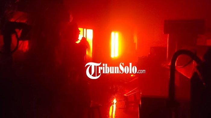 Kronologi Kebakaran Pabrik Sepatu di Jaten Karanganyar, Api Membesar ...