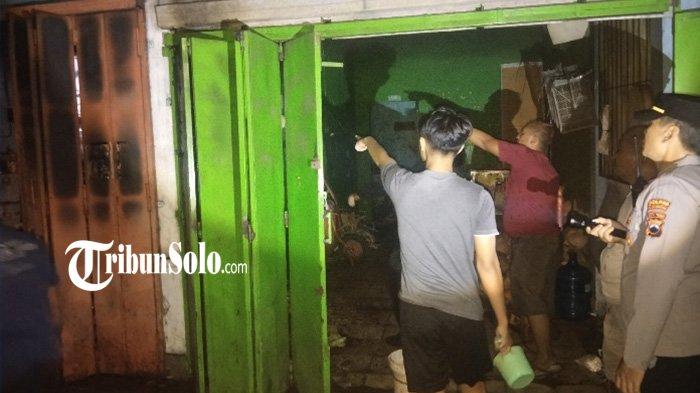 3 Kios Pasar Malangjiwan Colomadu Terbakar, Diduga Konsleting Listrik ... 3 Kios Pasar Malangjiwan Colomadu Terbakar, Diduga Konsleting Listrik ...