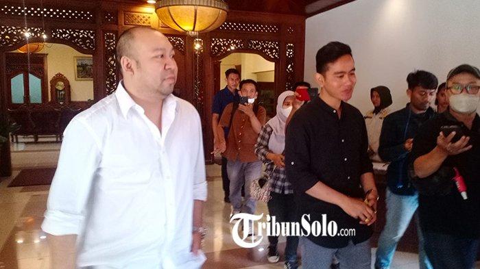 Putra Prabowo Sambangi Gibran di Solo, Ternyata Iriana Jokowi Ngebet Dibuatkan Baju dari Didit ...