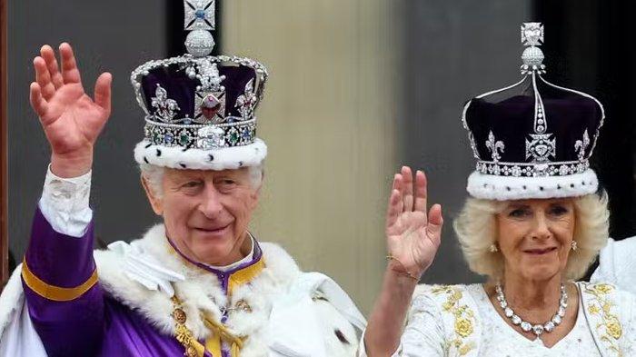 Potret Charles III Dinobatkan Sebagai Raja Inggris, Permaisuri Camilla ...