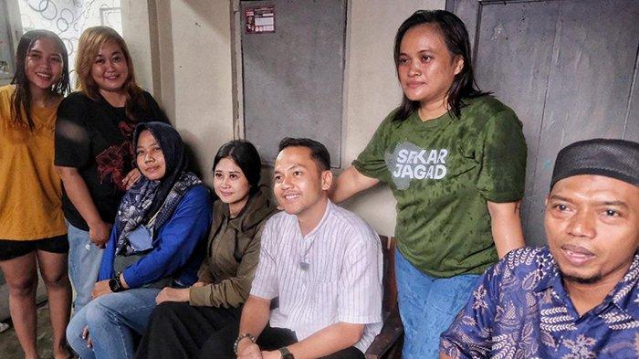 Respati Bersama Istri Berbelanja di Pasar Kadipolo, Pedagang Beri ...