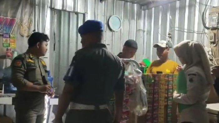 Es Moni Jadi Modus Baru Miras Oplosan Mirip Es Teh Jumbo di Demak Jateng, Satpol PP Amankan ...