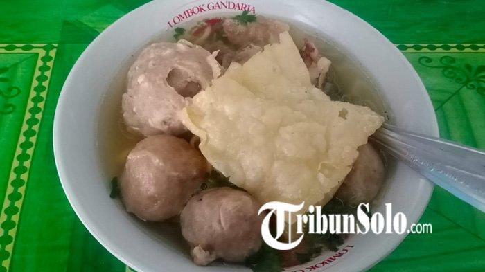 Kuliner Solo: Warung Bakso Pak Kumis Belakang Kantor DPRD Solo, Tehnya ...