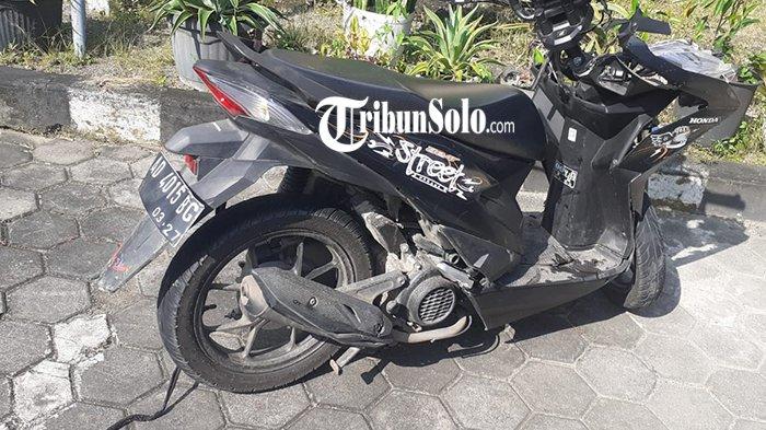 Tabrak Mobil Box yang Berhenti di Depan Warung, Warga Pidekso Wonogiri ...