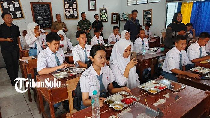 Not Angka Pianika dan Lirik Lagu Masa SMA - Angel 9 Band : Selamat ...