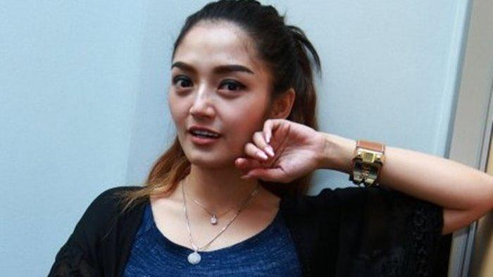 Hamil Anak Kedua, Pedangdut Siti Badriah Gelar Gender Reveal Umumkan Jenis Kelamin Sang Buah ...