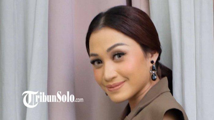 Sosok Raudha Caesaronthya, Perias Menantu Bupati Karanganyar : Pernah ...