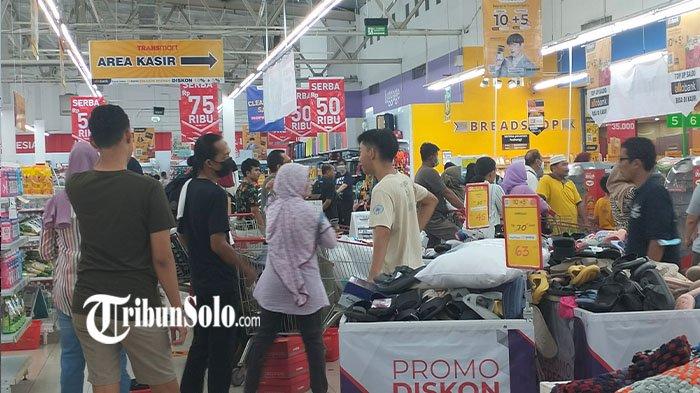 Hari Terakhir Transmart Solo Baru Beroperasi Diwarnai Diskon Besar ...