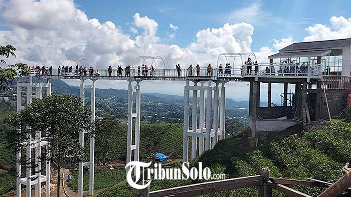 Tawangmangu Sudah Penuh Sesak Wisatawan, Jembatan Kaca Kemuning Sky ...
