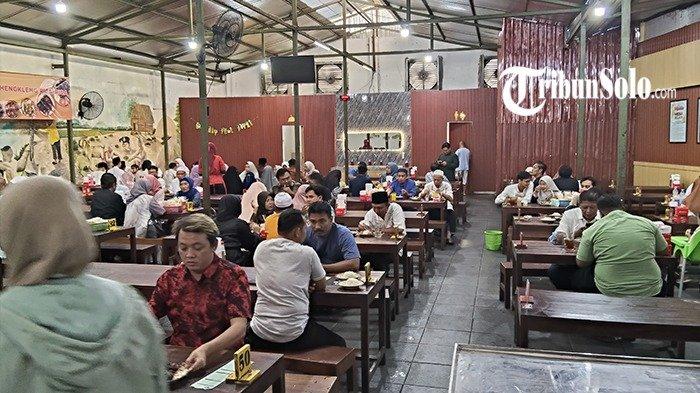 Kuliner Legendaris Sate Kambing & Tengkleng Rica-rica Pak Manto Solo Tetap Buka saat Lebaran ...