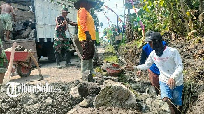 TMMD Kota Solo, Kodim 0735/Surakarta Sasar Kampung Balong Baru, Bangun Talud 450 Meter ...