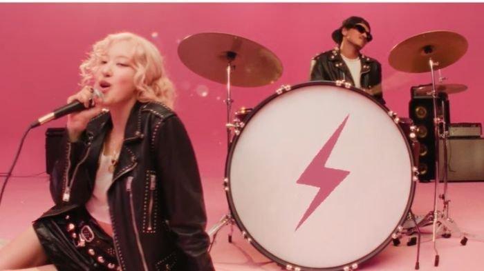 Rose Sapu Bersih Tangga Lagu Korea Lewat Lagu APT., Dianugerahi 'All ...