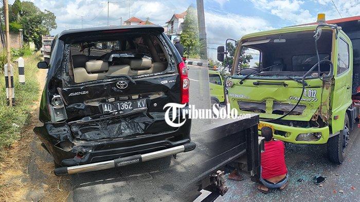 Kronologi Kecelakaan Karambol di Klaten : Tronton Seruduk Avanza Saat Berhenti di Lampu Merah ...
