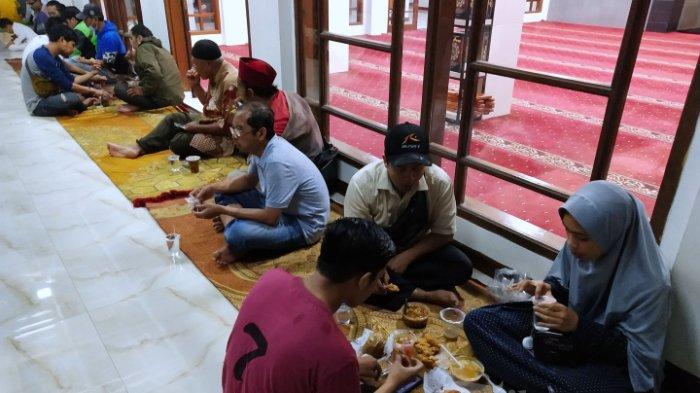 Jadwal Imsakiyah dan Buka Puasa di Wonogiri Senin 3 Maret 2025, Simak ... Jadwal Imsakiyah dan Buka Puasa di Wonogiri Senin 3 Maret 2025, Simak ...