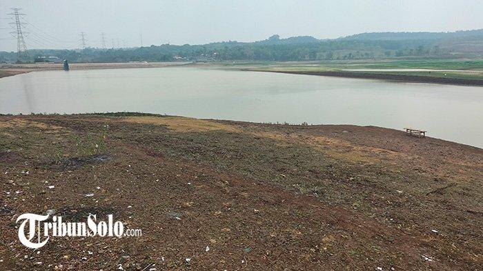 Efek Kemarau, Tinggi Air Waduk Delingan Karanganyar Menyusut, Tinggal 1 ...