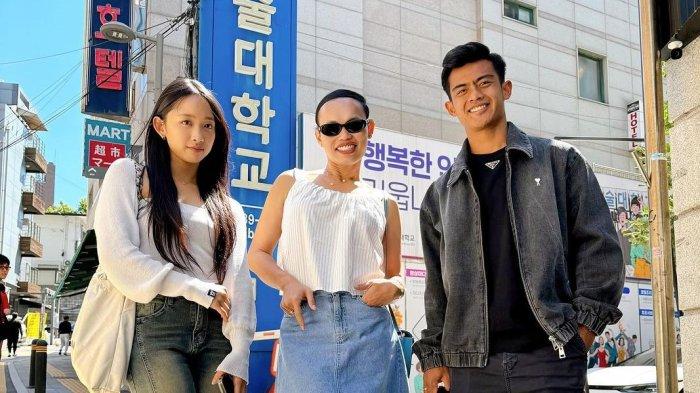 4 Fakta Wanda Hara, Fashion Stylist Langganan Para Artis Ternama Ibu ...