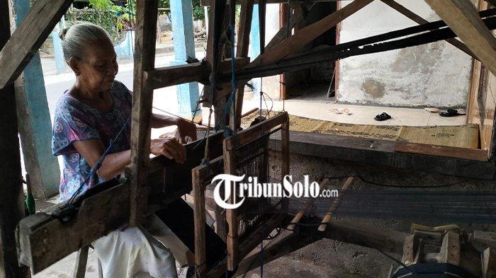 Jeritan Perajin Kain Tenun di Sukoharjo, Sepotong Stagen Sepanjang 8 ...