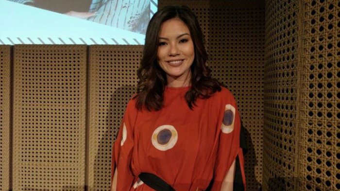 Aline Adita Akhiri Status Janda, Nikahi Pria Asal Australia ...