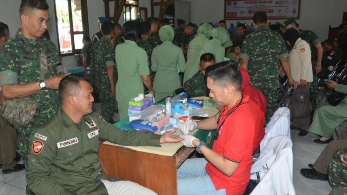 HUT TNI dan Kodam IV/Diponegoro, Korem 074/Warastratama Solo Gelar Bakti Sosial - Tribunsolo.com