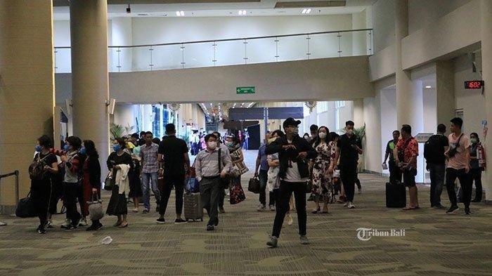 Aturan Naik Pesawat Berubah Lagi Kini Penumpang Tak Wajib Pakai Tes