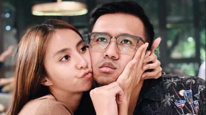 Hamil Anak Pertama, Istri Joshua Suherman Dimanjakan Banget: Nonton ...