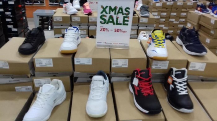 Diskon 50 Persen untuk Pembeli Sepatu Olahraga Berbagai Merek di ...