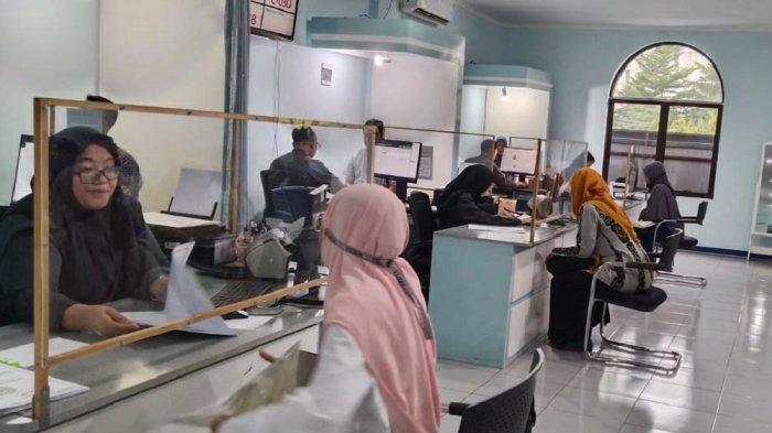 Imigrasi Surakarta Mulai Layani Pembuatan Paspor bagi Calon Jemaah Haji ... Imigrasi Surakarta Mulai Layani Pembuatan Paspor bagi Calon Jemaah Haji ...