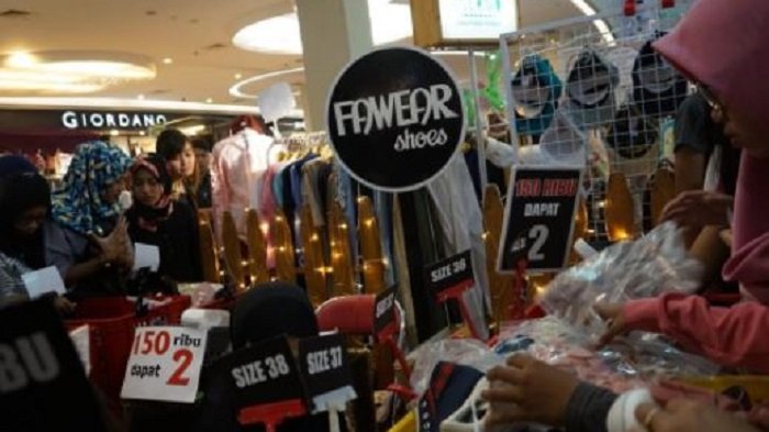 Tawarkan Diskon Sepatu Gila-gilaan, Fawear Shoes Jadi Salah Satu Stan ...