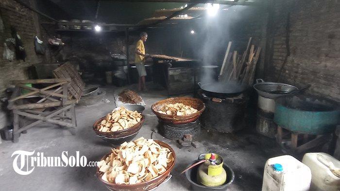 Mengintip Proses Produksi Karak di Desa Gadingan Sukoharjo, Omzet Capai ...