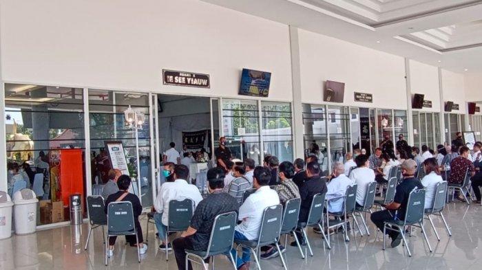 Pengusaha Kawakan Solo Robby Sumampouw Dimakamkan, Kursi Pelayat di ...