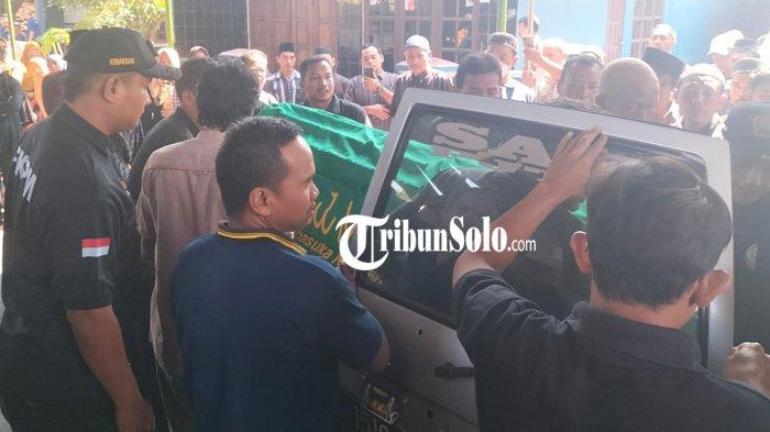 Sosok Pria Asal Karanganyar Tewas di Semak-semak Perkebunan di Bandung, Seorang Pemilik Rental ...