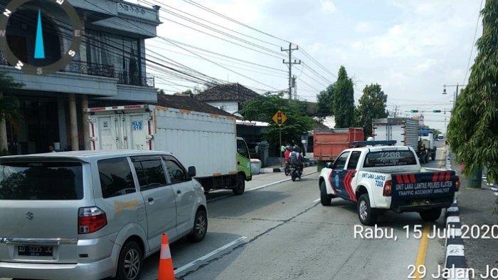 Kecelakaan Karambol di Jalan Solo-Jogja, Libatkan 3 Mobil, Jalur Sempat Macet karena di Lampu ...