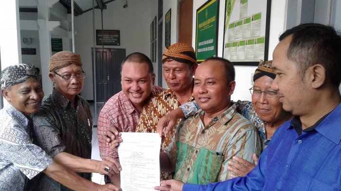 GKR Timoer Rumbai Gugat Ayahnya Sendiri, Raja Keraton Solo, ke ...