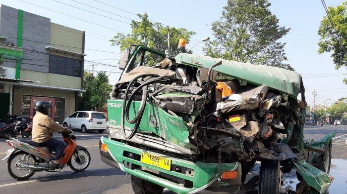 Tabrakan Truk Kontainer di Jalan Letjen Suprapto Solo, Sopir Lolos dari Maut - Tribunsolo.com