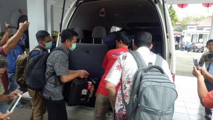 KPK Geledah Ruang Kerja Wali Kota Tegal dan Dua Tempat Lainnya - Tribunsolo.com