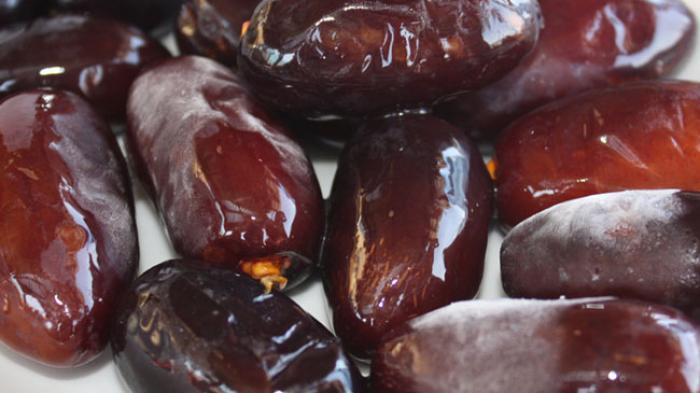 Cara Membedakan Kurma Manis Alami dengan Manis Buatan, Simak 3 Ciri ...