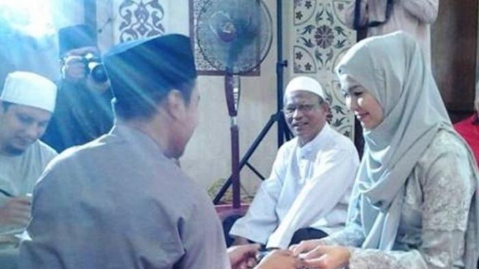 Dua Sejoli Ini Menikah Hanya Dengan Biaya Rp 2 Juta Saja Tribunsolo